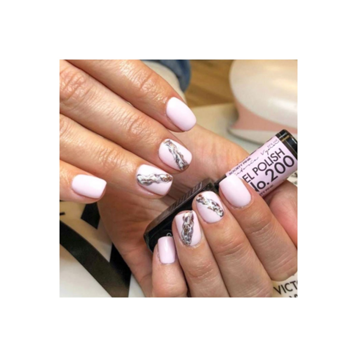 Gel Polish 200 Society Pink Victoria Vynn │ Framenails